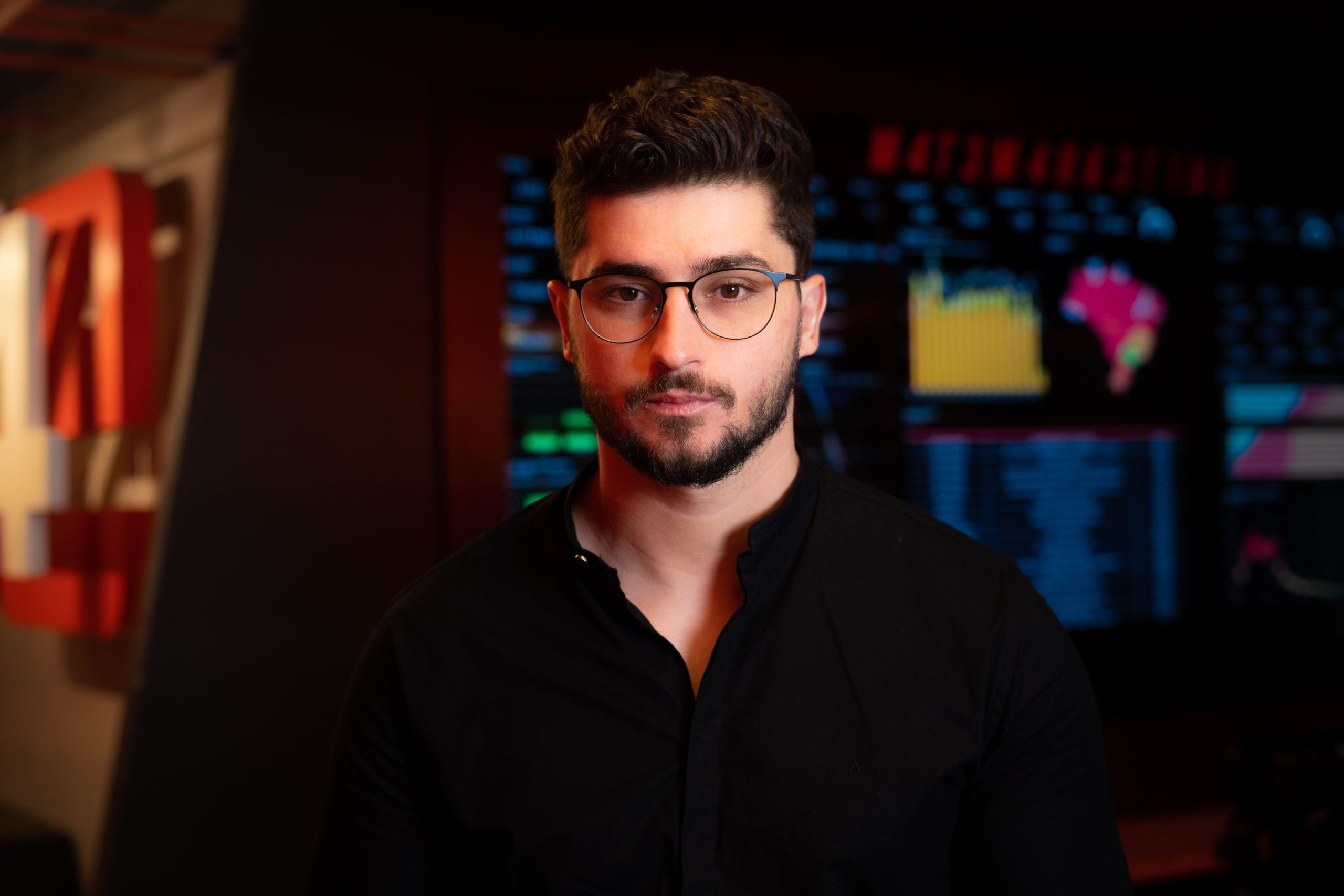 Dener Lippert: quem é o fundador e CEO da V4Company?