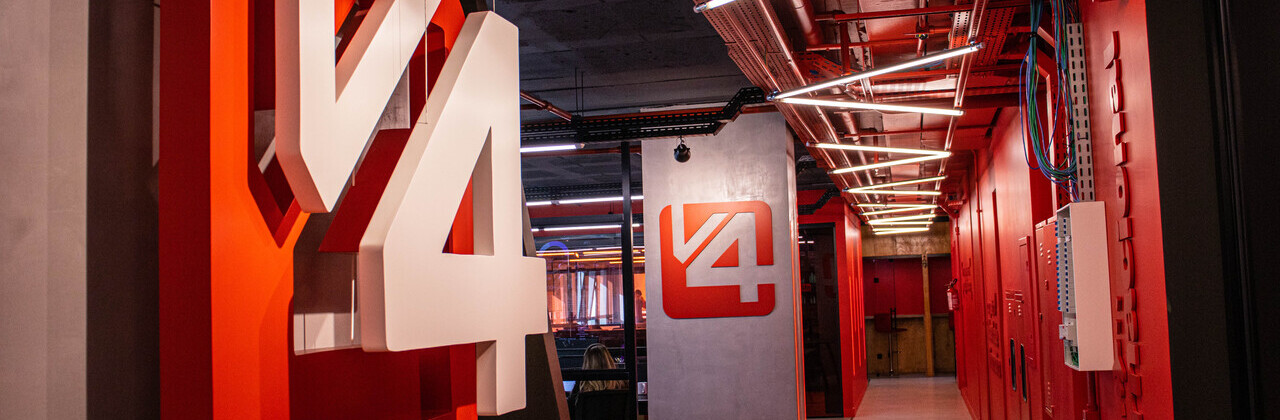 Os 42 motivos para se tornar um franqueado da V4 Company